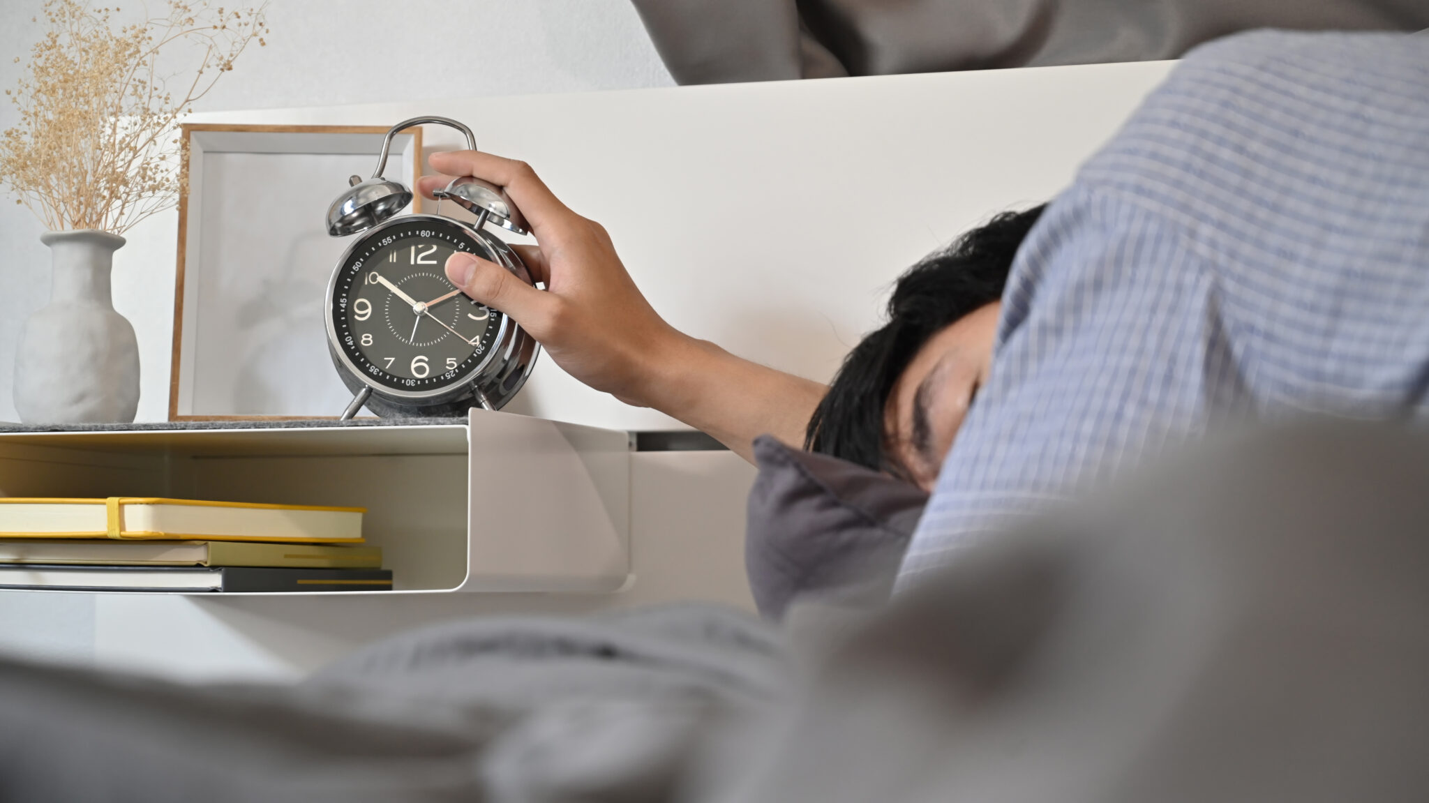 Circadian Rhythm and Mental Health: How Your Body Clock Affects Sleep ...